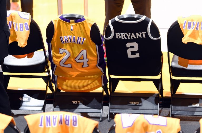 PHOTO Back View Of Kobe Bryant and Gianna's Jerseys Covering Seats 100 ...