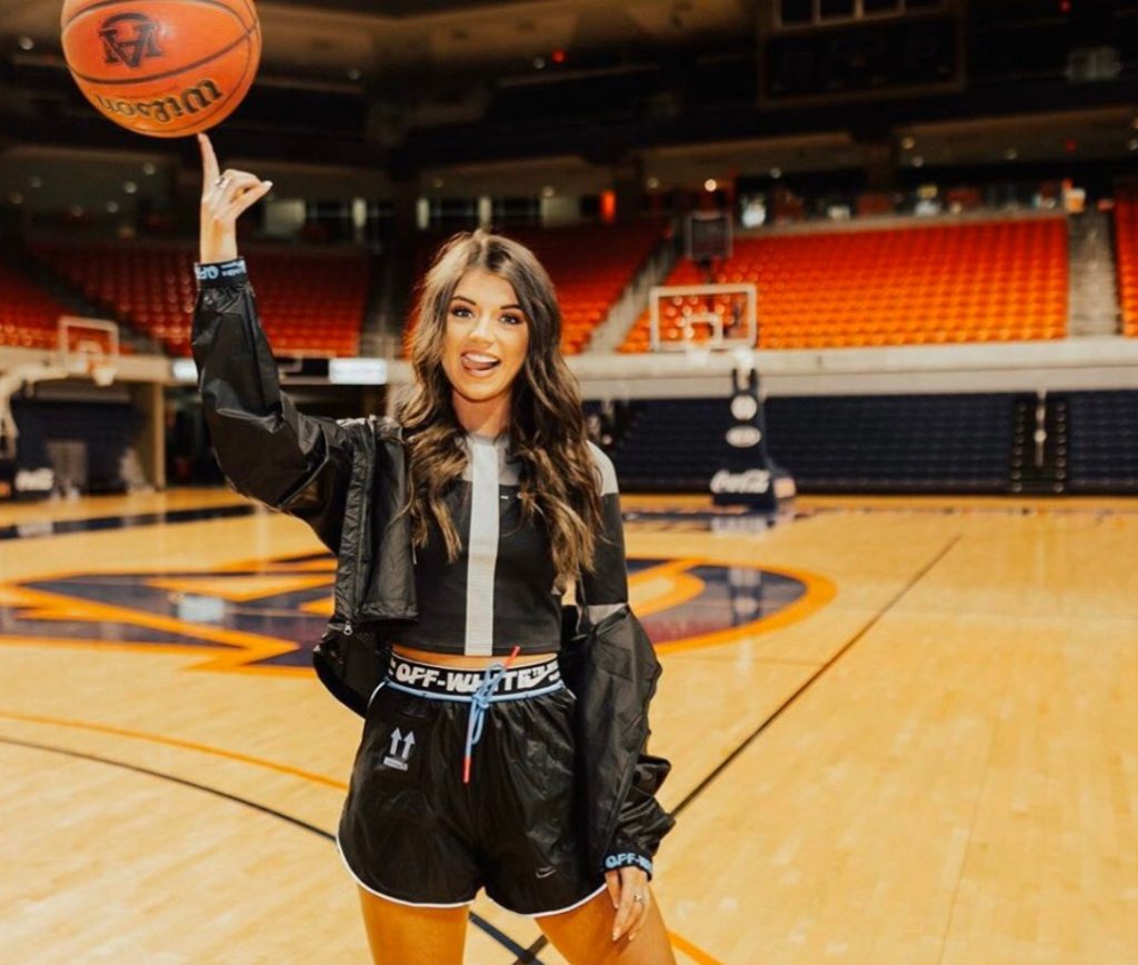 PHOTO Bachelor Contestant Madi Prewett In Auburn Basketball Gym