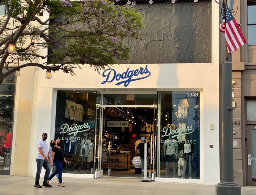 PHOTO Dodgers Clubhouse Store In Santa Monica Is Selling Trevor Bauer ...