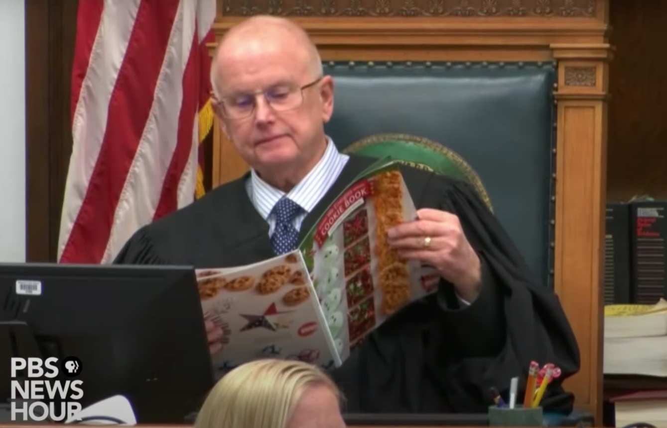 PHOTO Judge In Kyle Rittenhouse Case Is Sold Old He Was Reading A ...