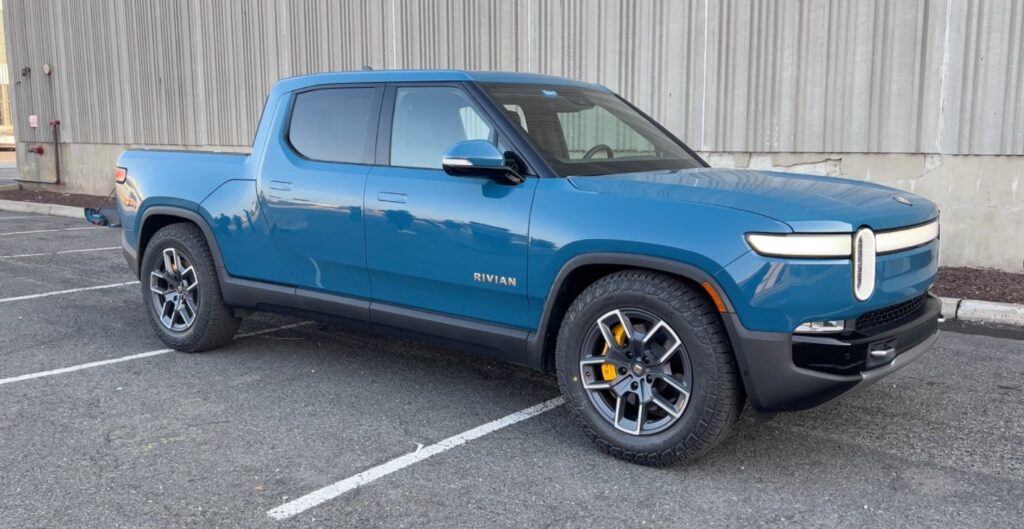 PHOTO Of Rivian R1T Electric Truck In 4K