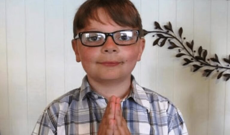PHOTO Ethan Crumbley Looked Innocent Praying As A Kindergartener