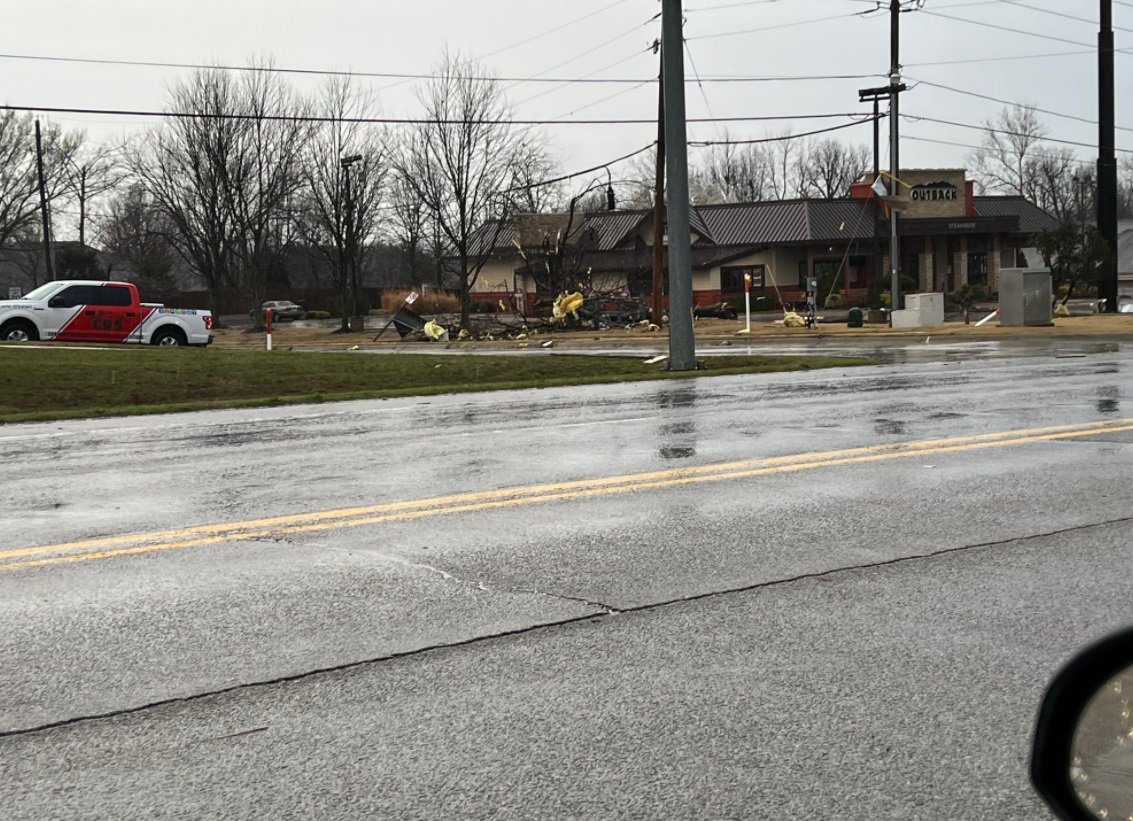 PHOTO Outback Steakhouse In Springdale Arkansas Damaged By Tornado