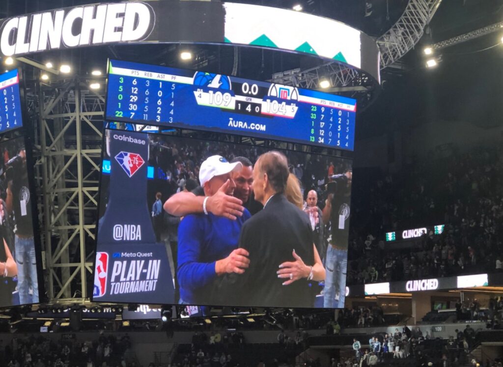 PHOTO Glen Taylor Hugging Alex Rodriguez After Timberwolves Secure ...
