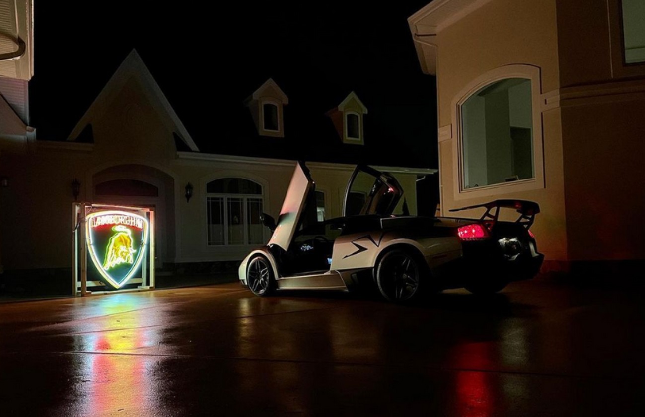 PHOTO Randy Tillim Had Custom LED Lamborghini Sign In His Driveway At ...