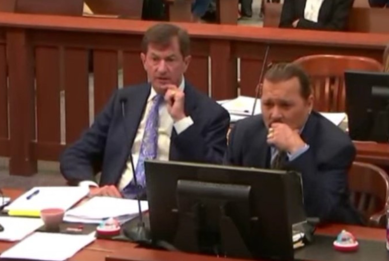 PHOTO Ben Chew And Johnny Depp's Priceless Reactions To Lunatic Doctor ...