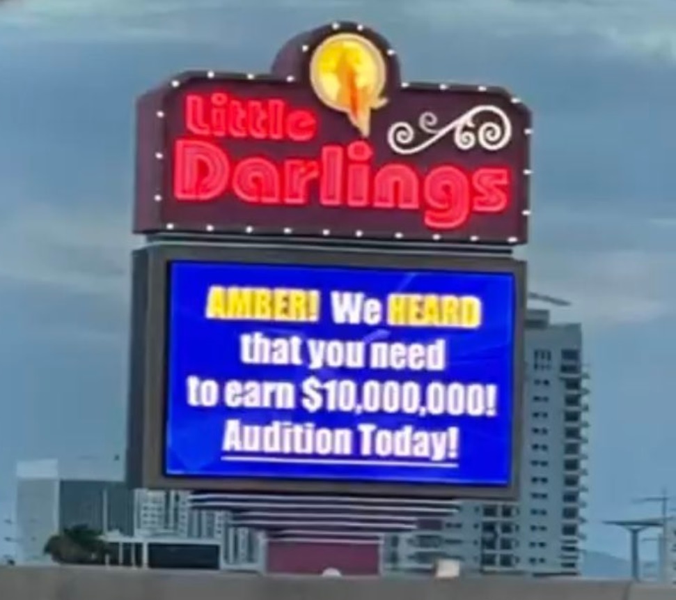 PHOTO Little Darlings Club In Las Vegas Put Amber We Heard That You ...