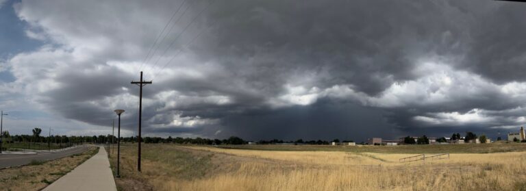 PHOTO Of Dark Clouds And Rainstorm In Aurora Colorado Before Tornado ...