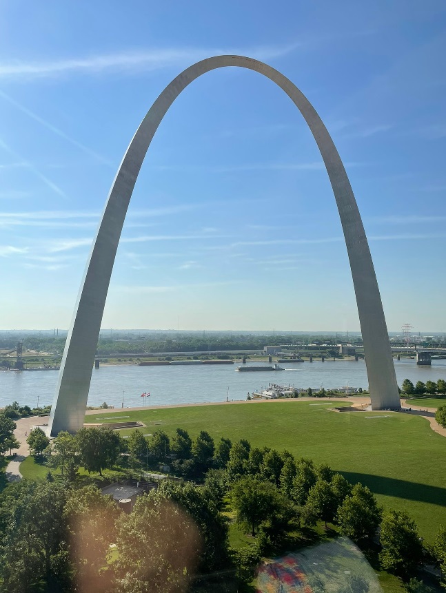PHOTO Of Gateway Arch In St Louis Getting Some Much Needed Sun After ...