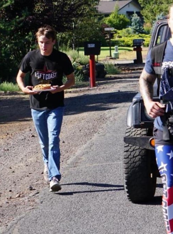 PHOTO Ethan Miller Looking Disturbed Walking Around Neighborhood In Bend Oregon With Waffles On ...