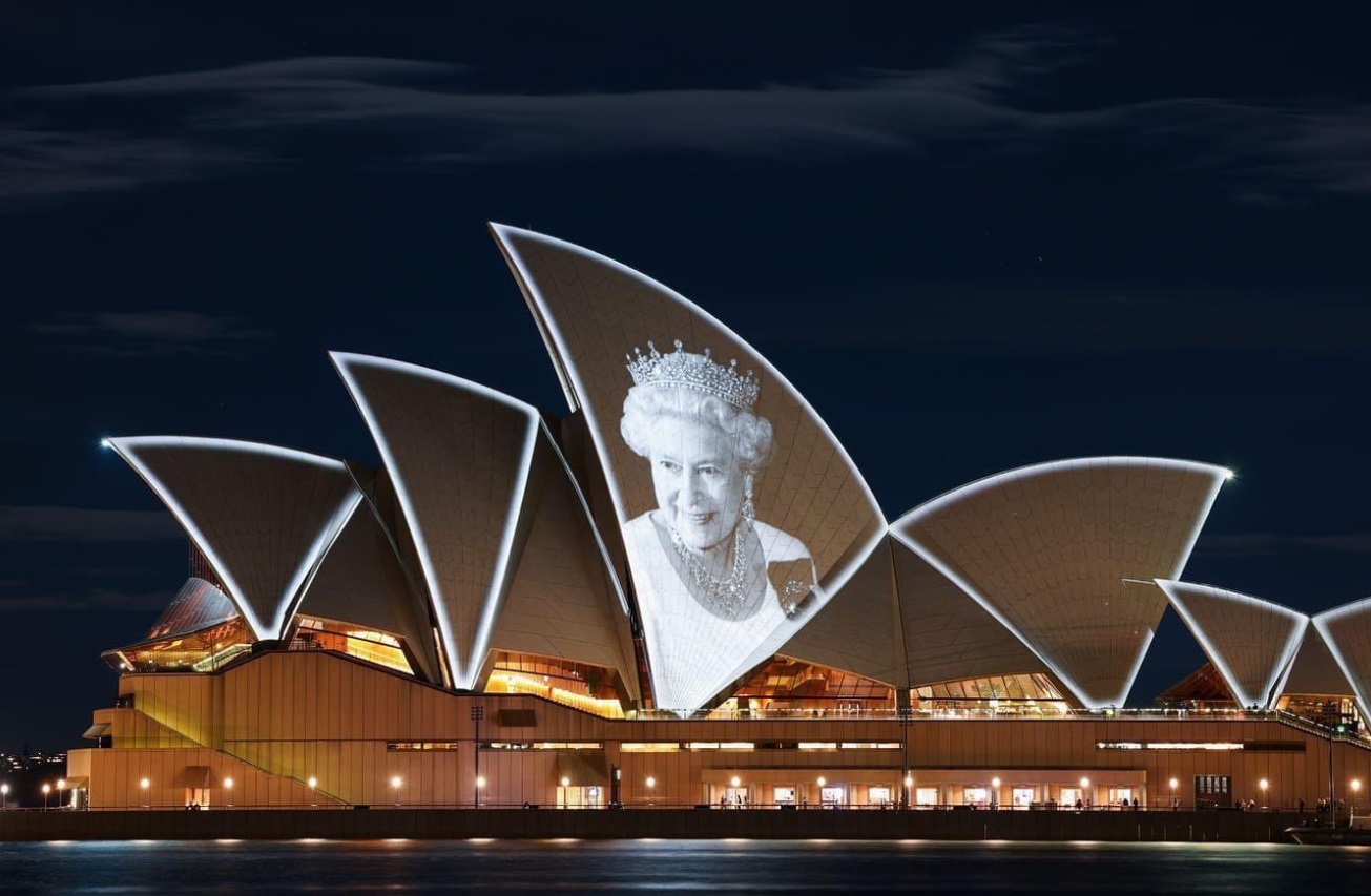 PHOTO Building Illuminated In Memory Of Queen Elizabeth Across Australia