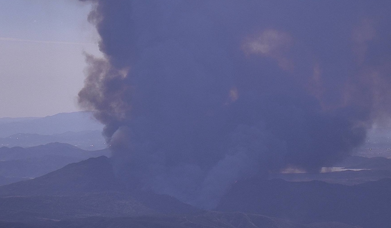 PHOTO Fire Was Already In Front Of Homes On Gibbel Road In Hemet Before ...