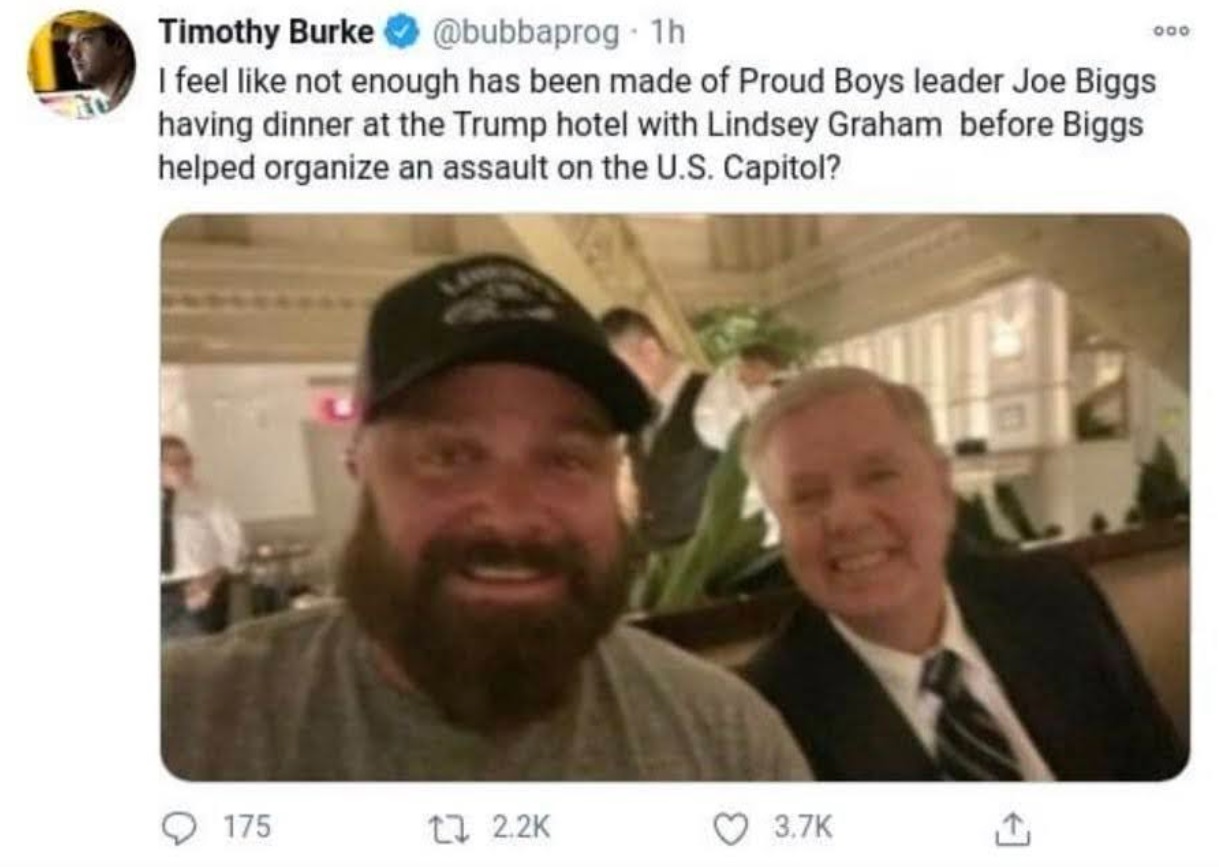 PHOTO Lindsey Graham Giddy Smile Posing For Picture With Proud Boys ...