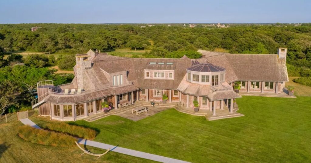 PHOTO Obama's $12 Million Estate In Martha's Vineyards Could House ...