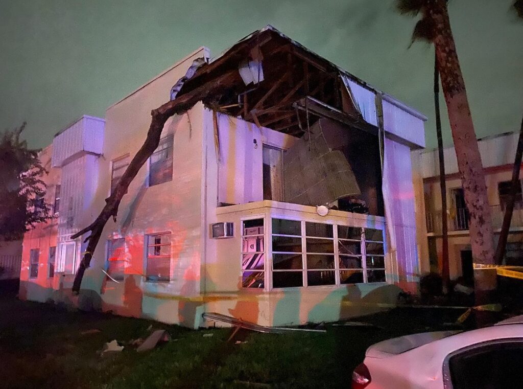 PHOTO Side View Of Entire Roof That Was Ripped Off Apartment Complex ...