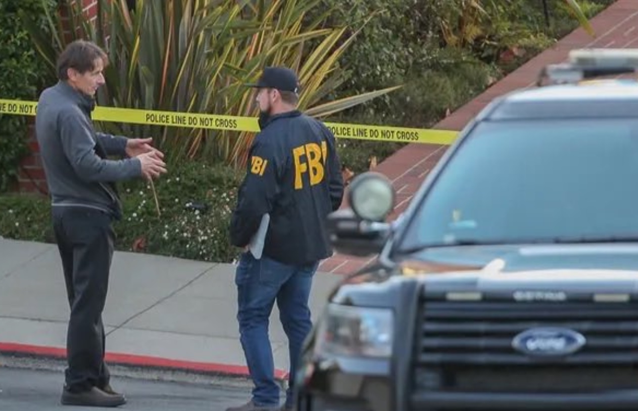 PHOTO FBI Agents Searching Dave Depape's Compound In San Francisco