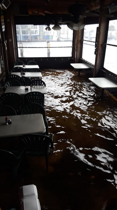 PHOTO Shrimpers Restaurant In Stuart Florida Completely Flooded Inside ...