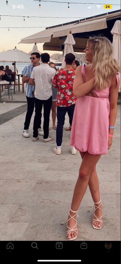 PHOTO The Guy In The Background Of Madison Mogen's IG Picture Is ...