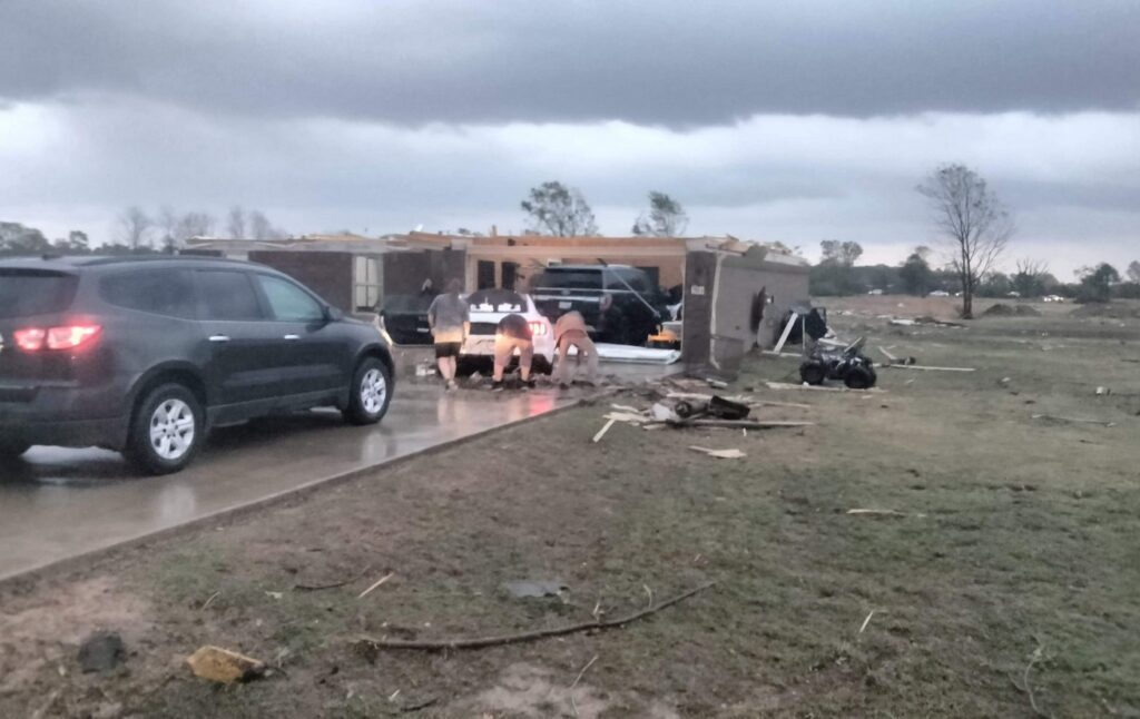 PHOTO What's Left Of Houses In Powderly Texas Near Paris Texas After ...
