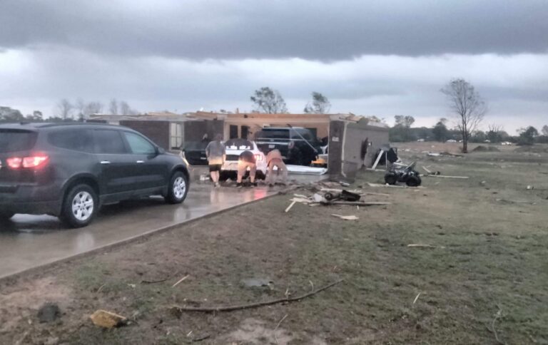 PHOTO What's Left Of Houses In Powderly Texas Near Paris Texas After ...