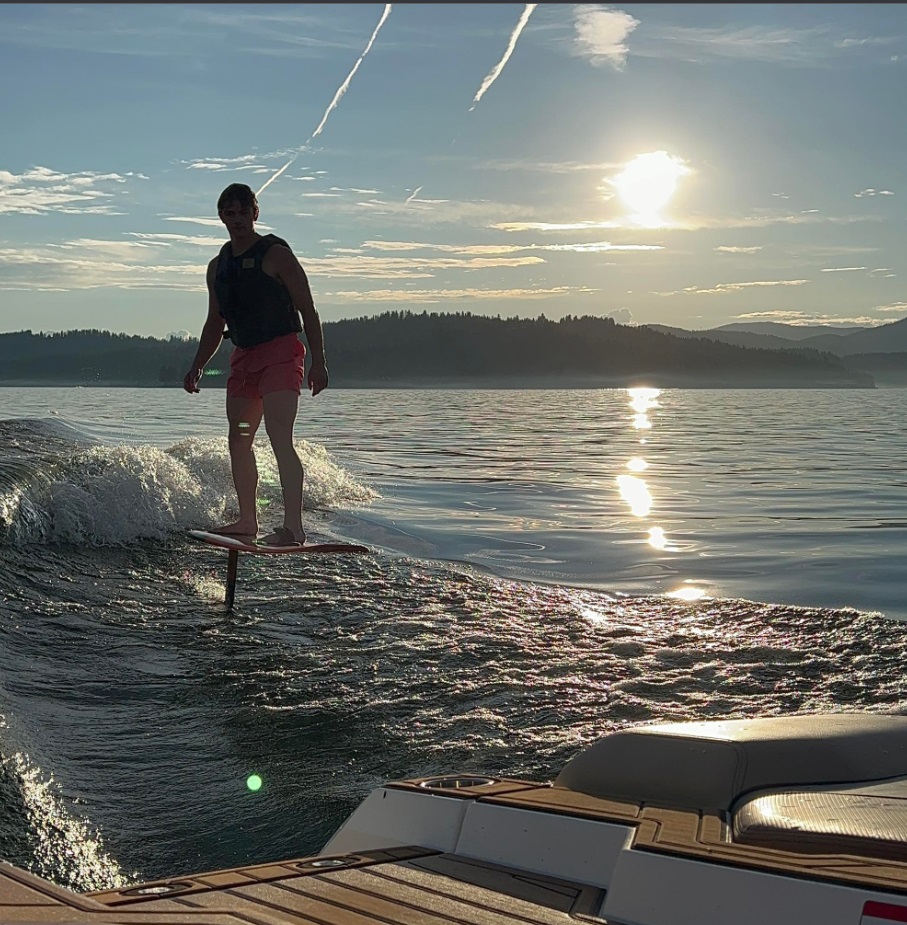 PHOTO Jack Katovich Surfing In The Ocean