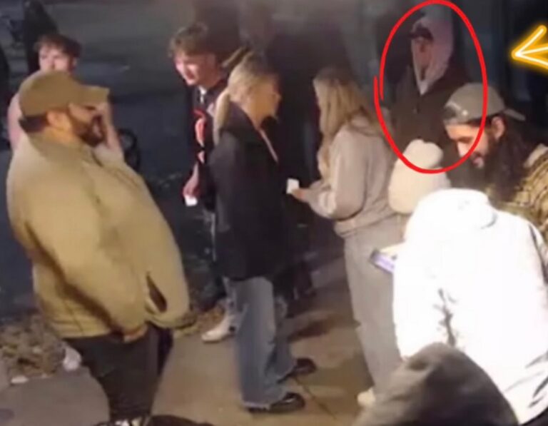 PHOTO Jack Showalter Disguised Himself By Wearing Hoodie Over His Head ...