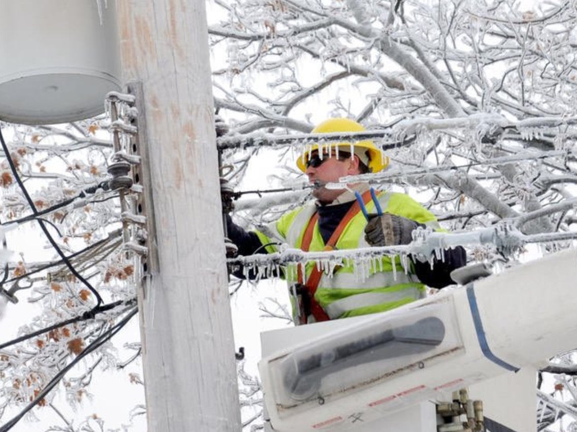 PHOTO Lineman Putting In Work In Austin TX Trying To Repair The Power Lines