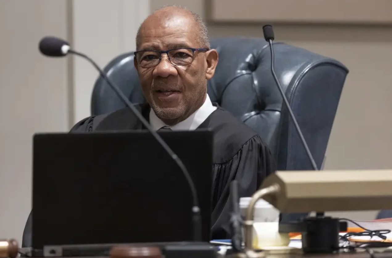 PHOTO Judge Clifton Newman With A Huge Smile On His Face As He Does ...