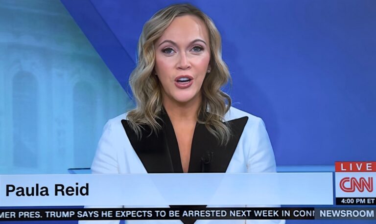 PHOTO Paula Reid Looking Fine As Hell Tonight On CNN With Blonde Curly ...