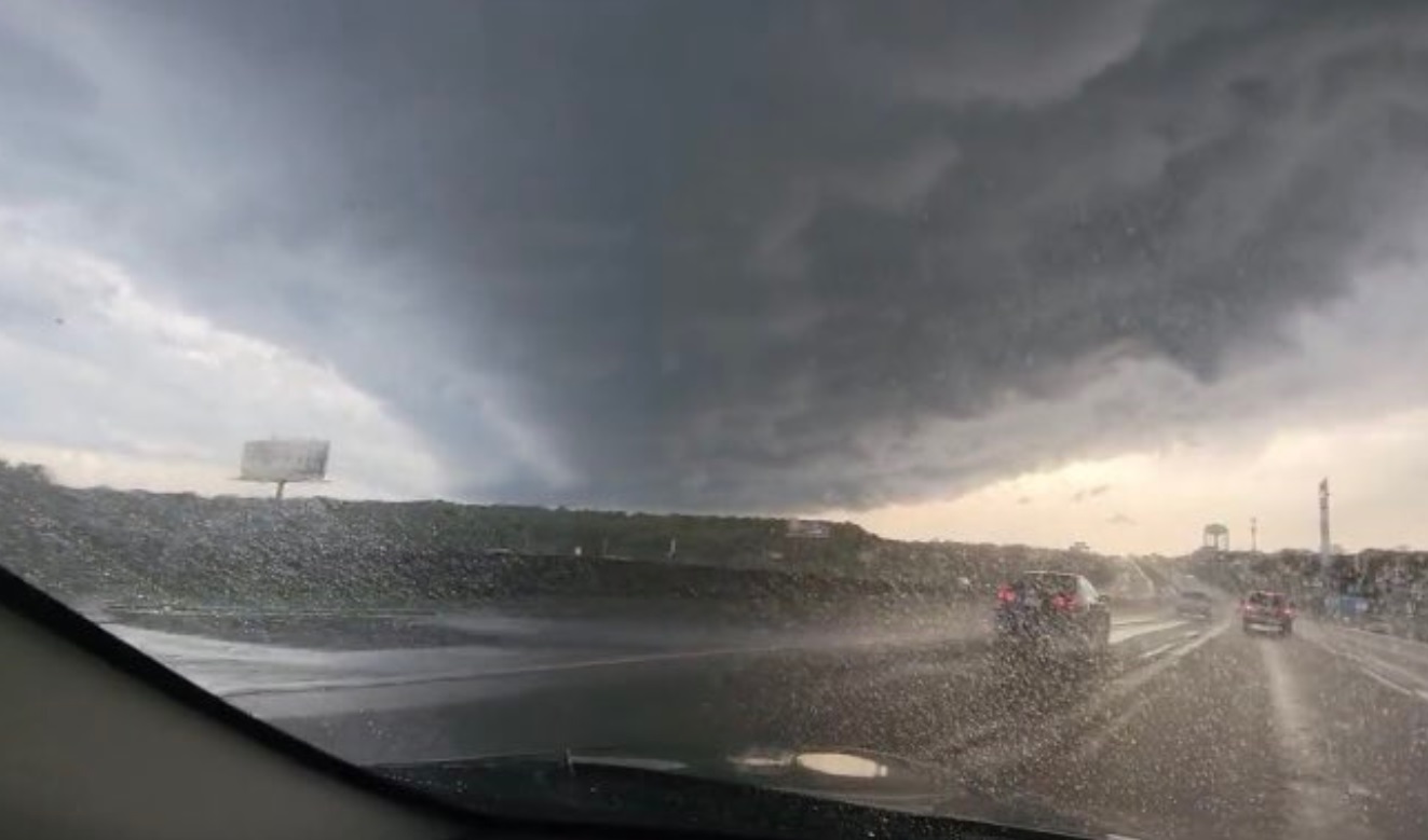 PHOTO Tornado Dark Clouds And Rain Made Commute In PM Difficult For ...