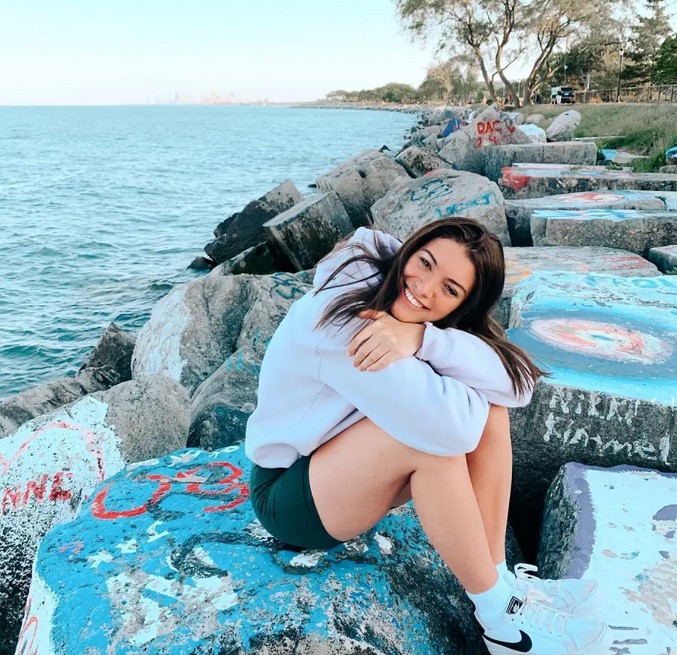 PHOTO Lukas Van Ness Has A Keeper In Girlfriend Frankie She Dresses ...