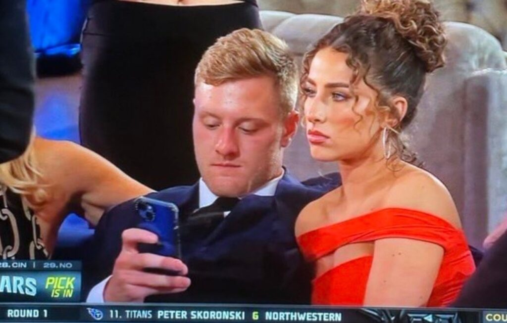 PHOTO Will Levis' Girlfriend Looking Very Upset Questioning Her Whole ...
