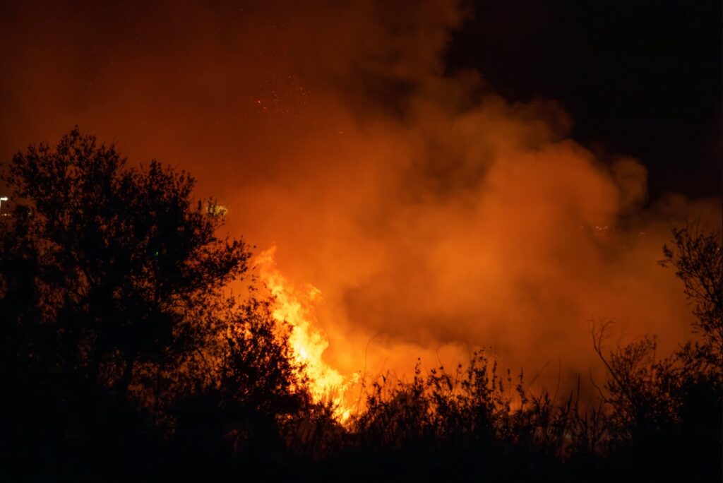 PHOTO Eastvale Fire Is Moving South After Also Threatening Property In ...