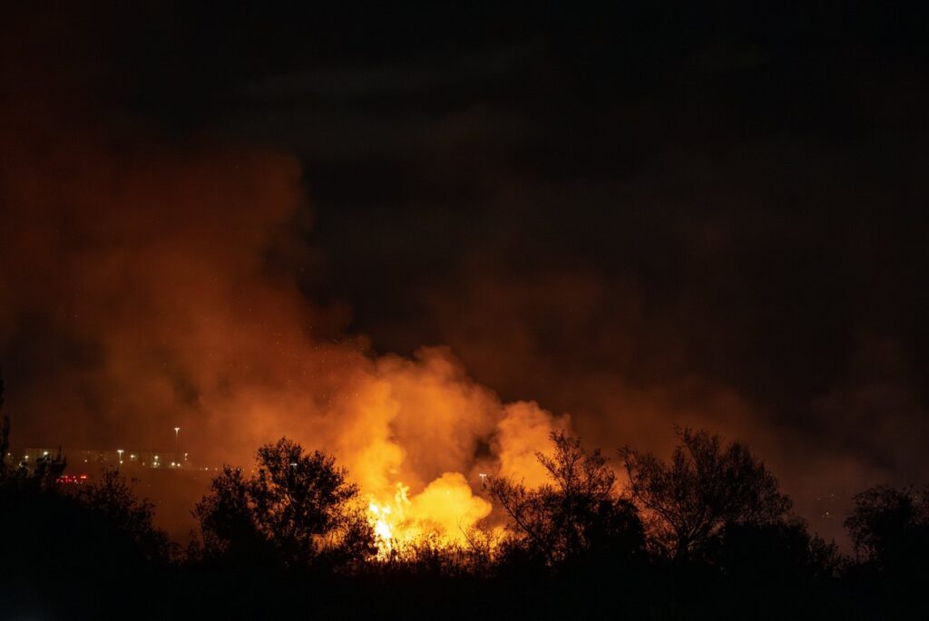 PHOTO Eastvale Fire Is Moving South After Also Threatening Property In ...