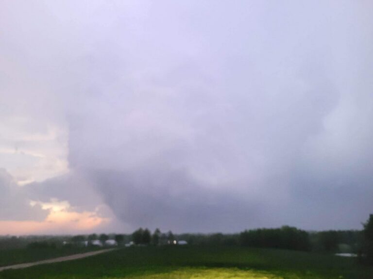 PHOTO It's Amazing Any Homes Survived In Linneus Missouri That Were ...