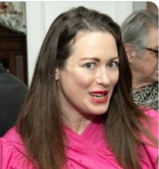 PHOTO Noelle Dunphy Looking Like An 8 Out Of 10 Without Makeup