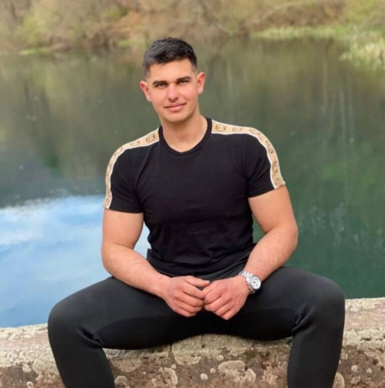 PHOTO Uros Blazic Flexing His Biceps To Look Tough While Wearing ...