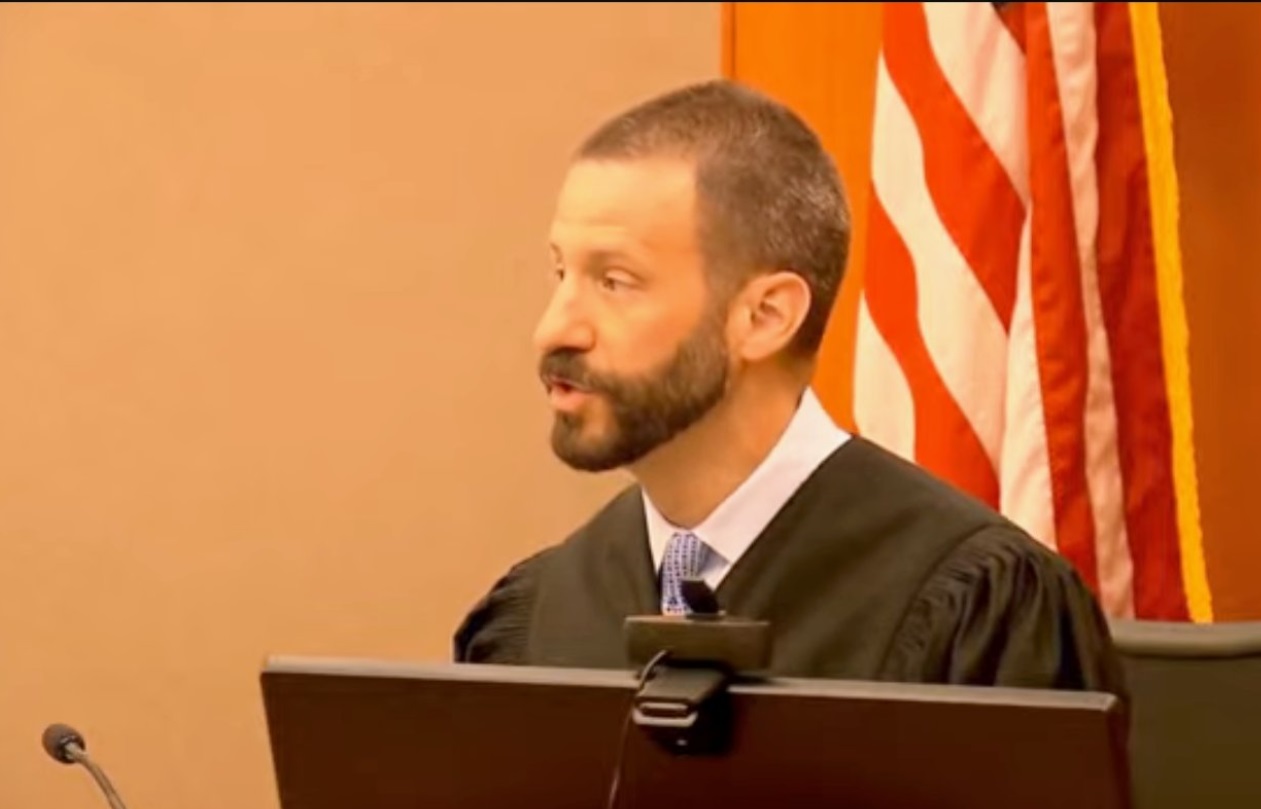 PHOTO A Bunch Of Women In America Have A Crush On The Male Judge In ...