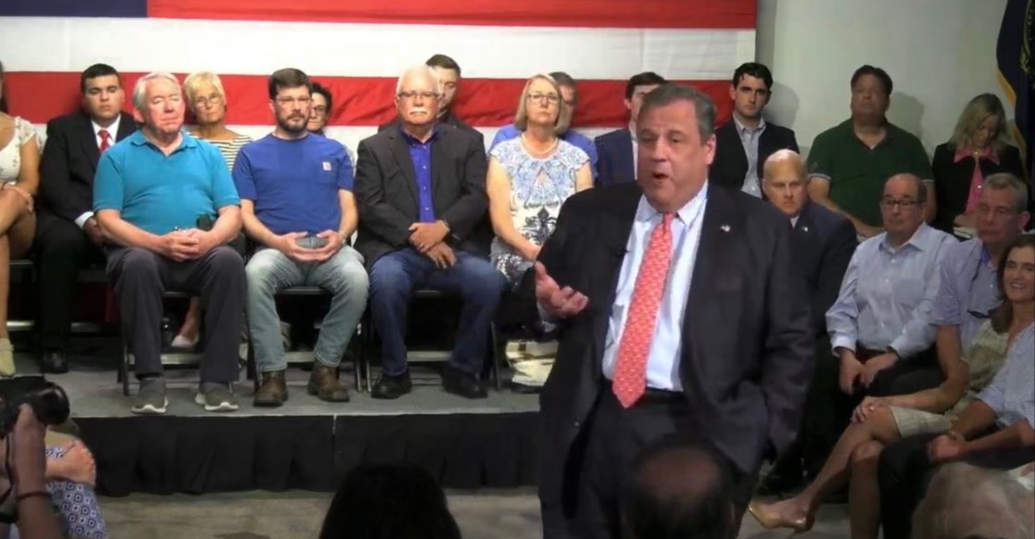 PHOTO Chris Christie's Speech Crowd Was Just Students Who Attended For ...