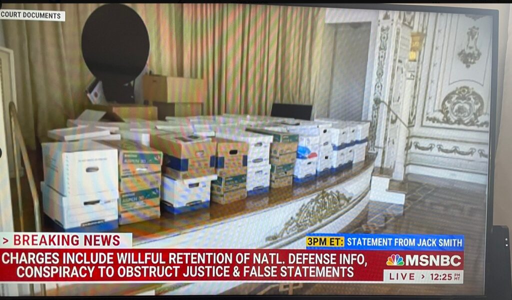 PHOTO Look At All The Different Ways Donald Trump Organized His Boxes ...