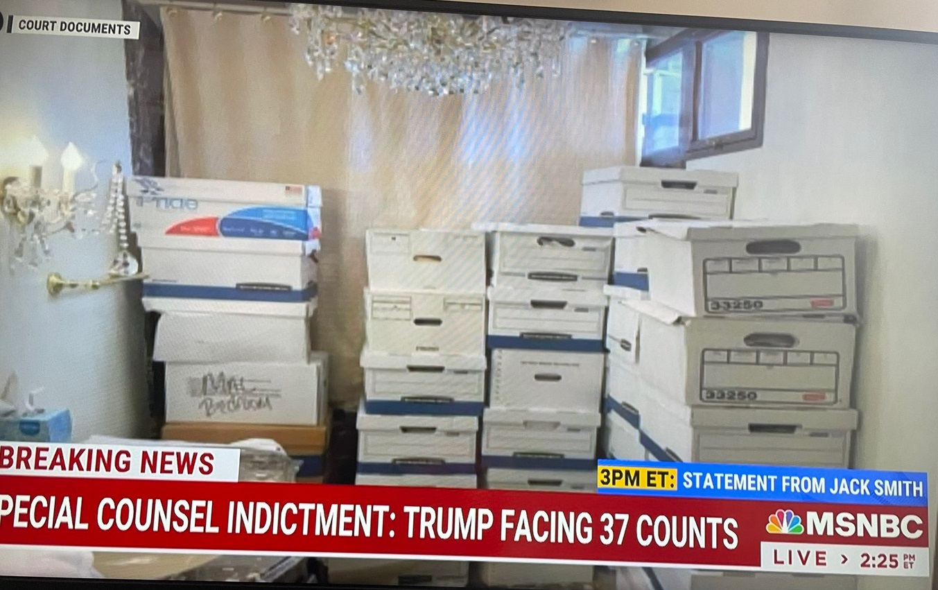 PHOTO Look At All The Different Ways Donald Trump Organized His Boxes ...