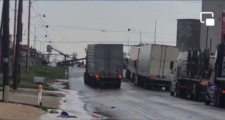 PHOTO Powers Line Strung All Over Highway 15 And Main Street In ...