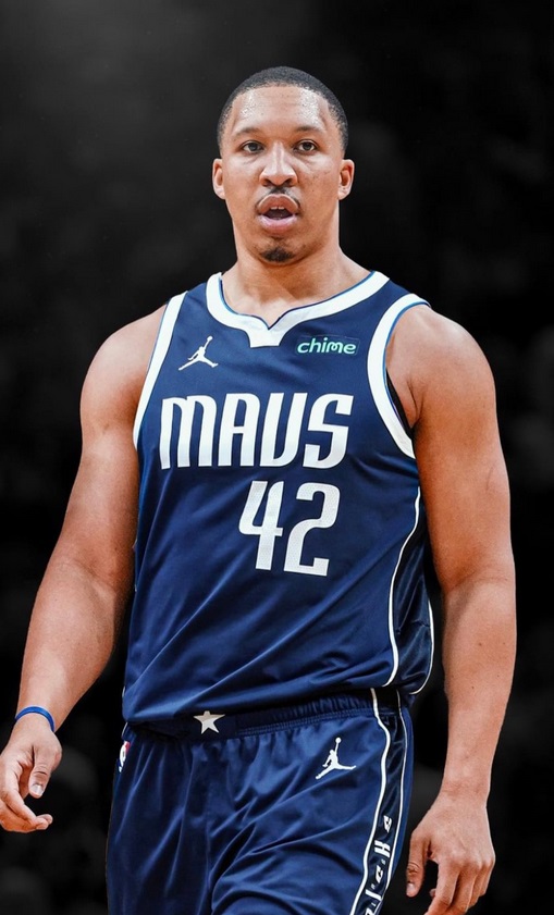 PHOTO Grant Williams Wearing A Dallas Mavericks #42 Jersey