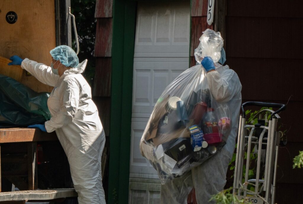 PHOTO Law Enforcement Carrying Sugar-Free Cough Drops Gumball Machine ...