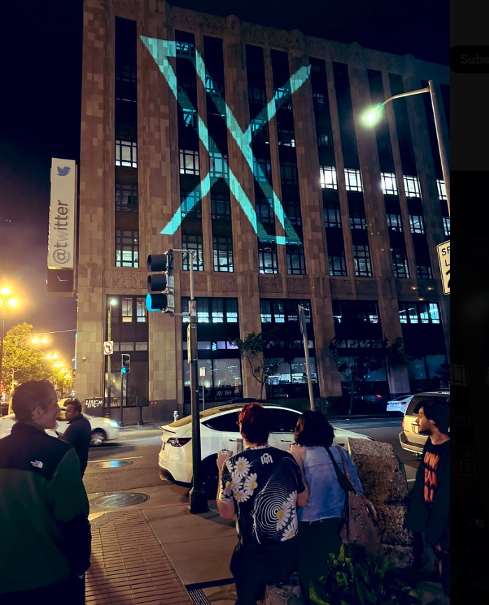 PHOTO Party Started Outside X Headquarters In San Francisco After ...