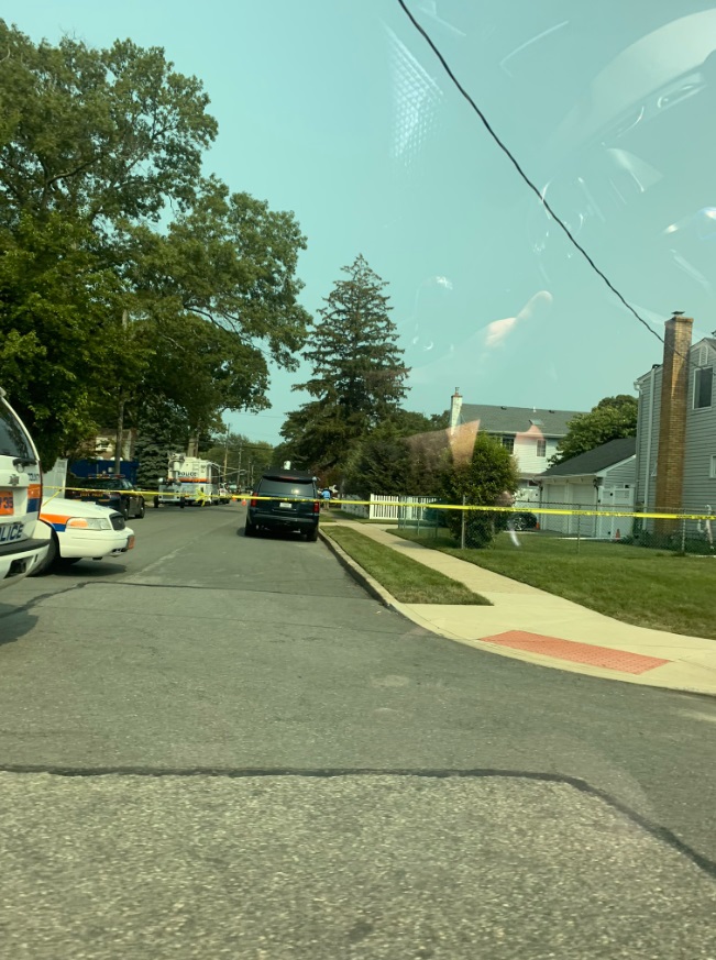 PHOTO Police And Investigators At Rex Heuermann's House 24 Hours A Day ...