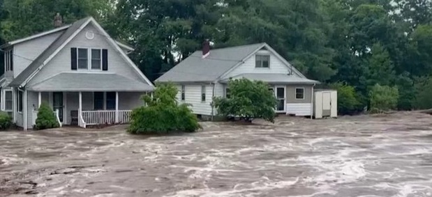 PHOTO Very Expensive Houses Underwater In Cold Springs New York