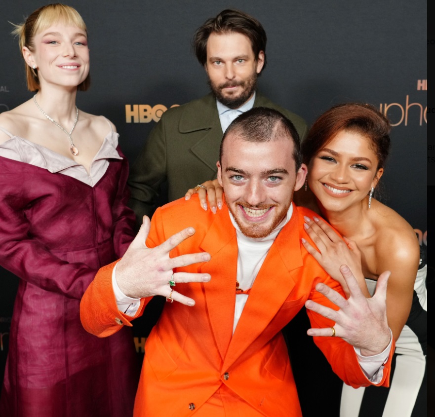 PHOTO Angus Cloud Showing Off On The Red Carpet