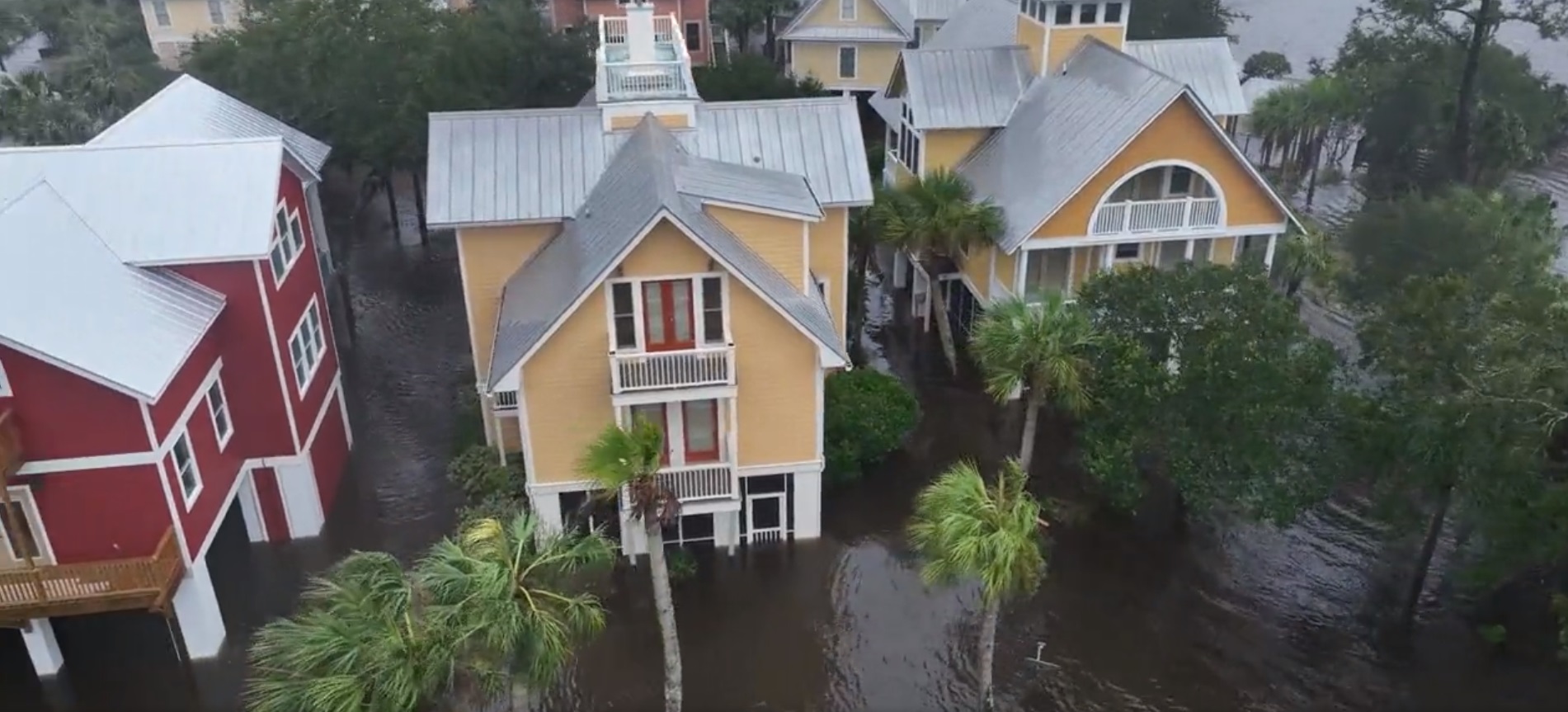 PHOTO First Floor Of People's Houses In Steinhatchee Florida Are ...