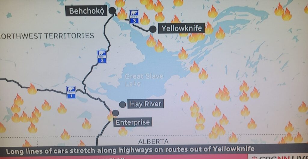 PHOTO Only Road Out Of Yellowknife Is HYWY 3 After Fire Closes In